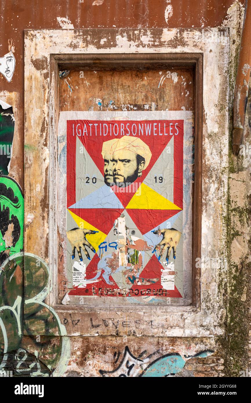 Paste up street art -Fotos und -Bildmaterial in hoher Auflösung – Alamy