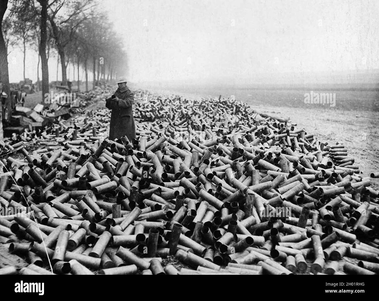 Artillery shell ww1 -Fotos und -Bildmaterial in hoher Auflösung – Alamy