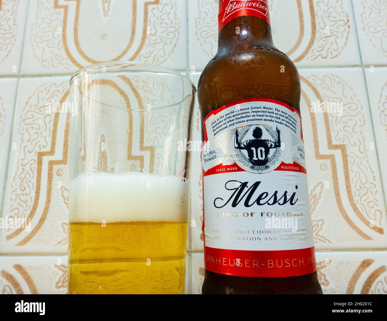 Budweiser Bier zollt dem Fußballspieler Lionel Messi mit einem Messi ...