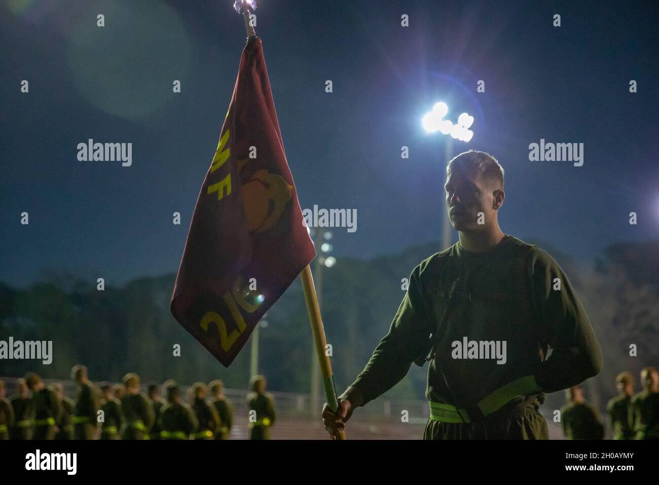 Eine US-Marine mit Fox Company, 2d Bataillon, 6. Marine Regiment, 2d ...
