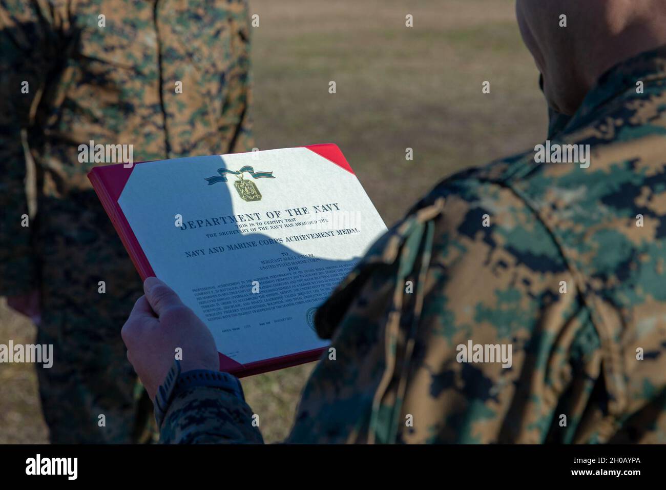 U.S. Marine Corps Sgt. Alex Fiedler, ein Teamleiter bei Fox Company, 2d ...