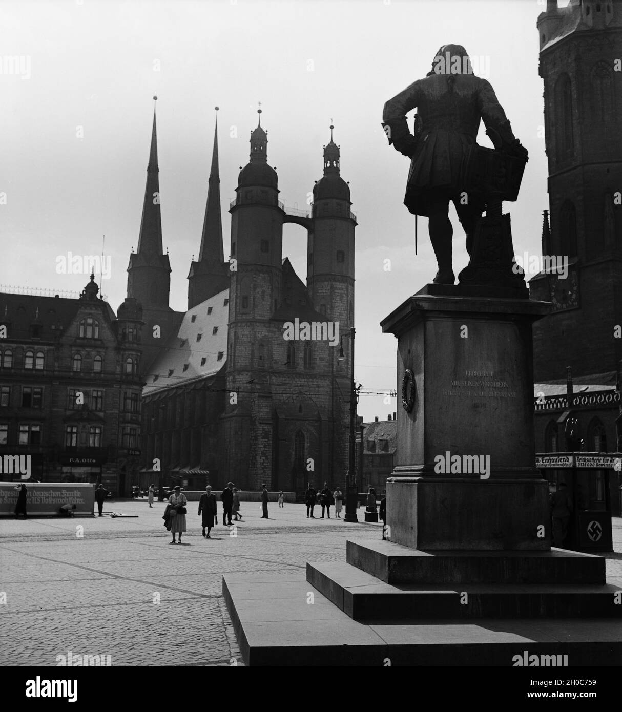 Händel denkmal schwarz weiß -Fotos und -Bildmaterial in hoher Auflösung – Alamy