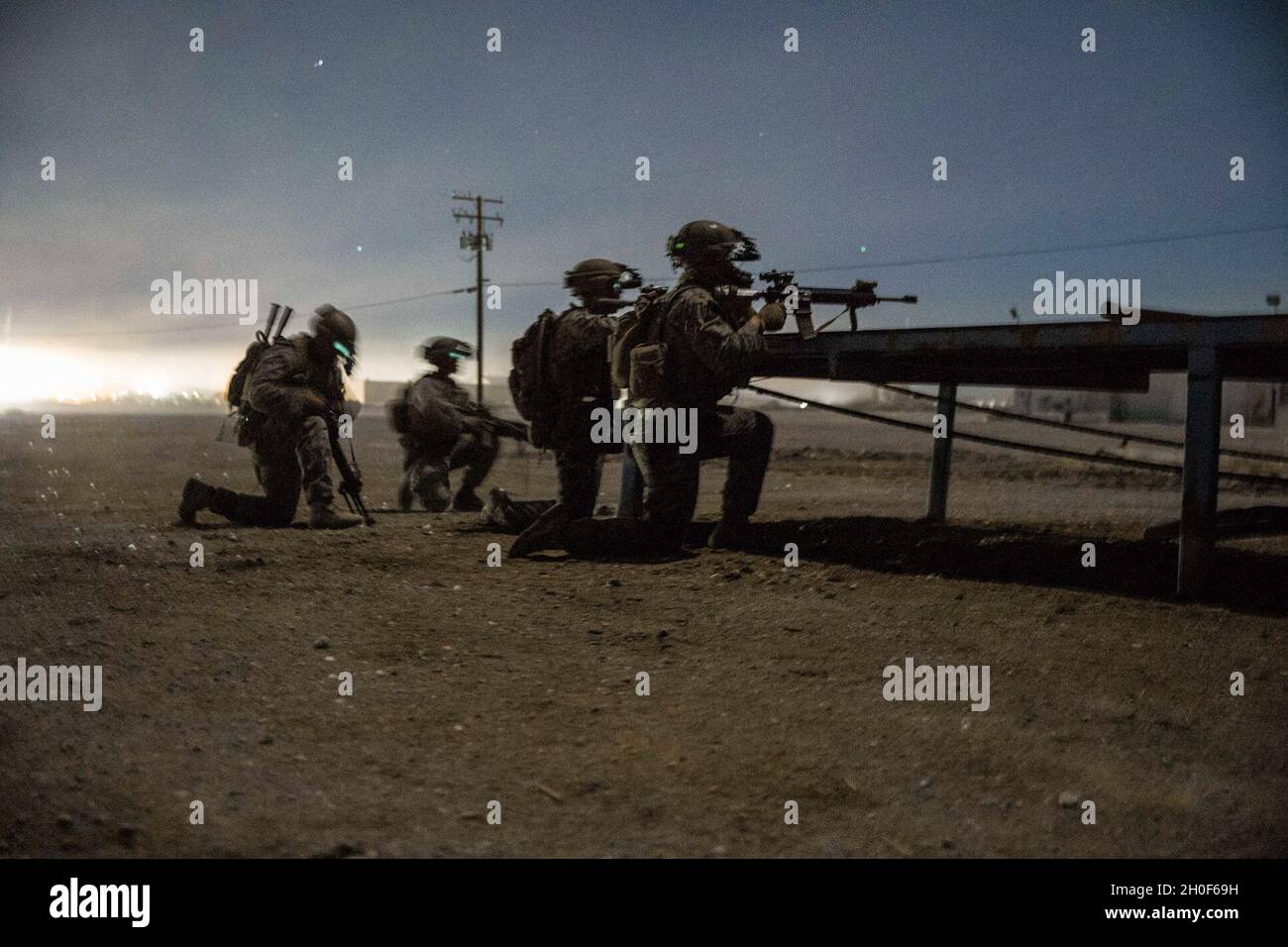 U.S. Marines mit Alpha Company, Battalion Landing Team 1/1, 11. Marine ...