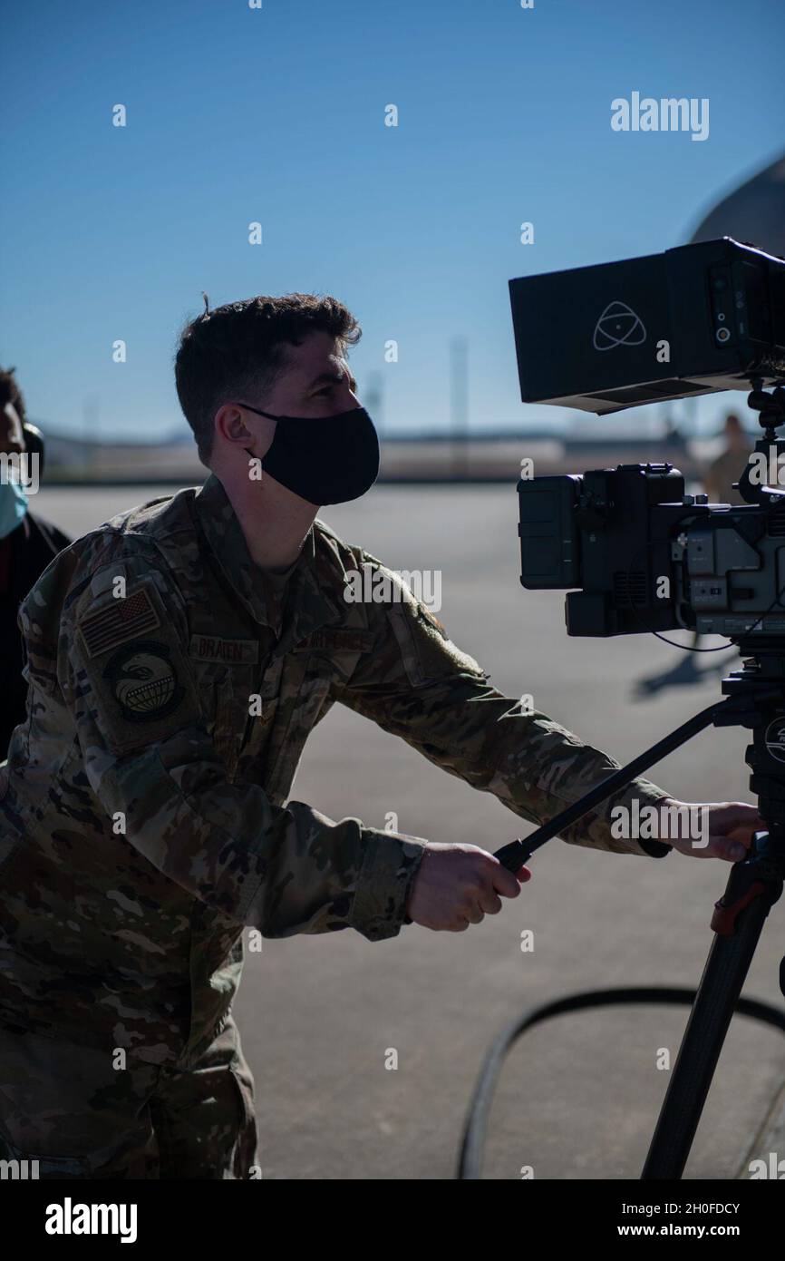 US Air Force Airman 1st Class Dustin Braaten, 3rd Audiovisual Squadron ...