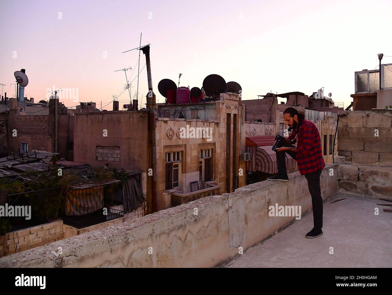 Damaskus, Syrien. Oktober 2021. Omar Malas fotografiert von seinem Dach in Damaskus, Syrien, 9 ...