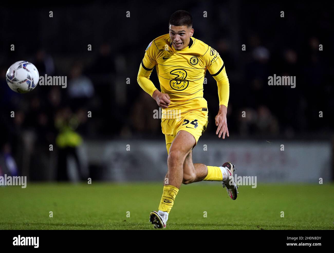 Chelseas Xavier Simons beim Spiel der Papa John's Trophy Southern ...