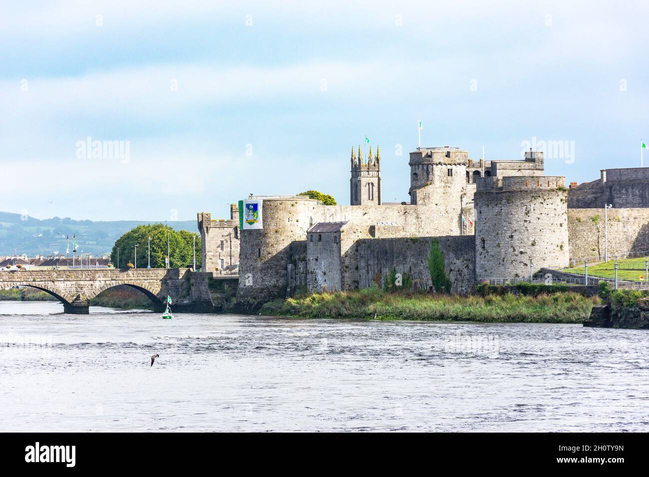 River shannon castle -Fotos und -Bildmaterial in hoher Auflösung – Alamy