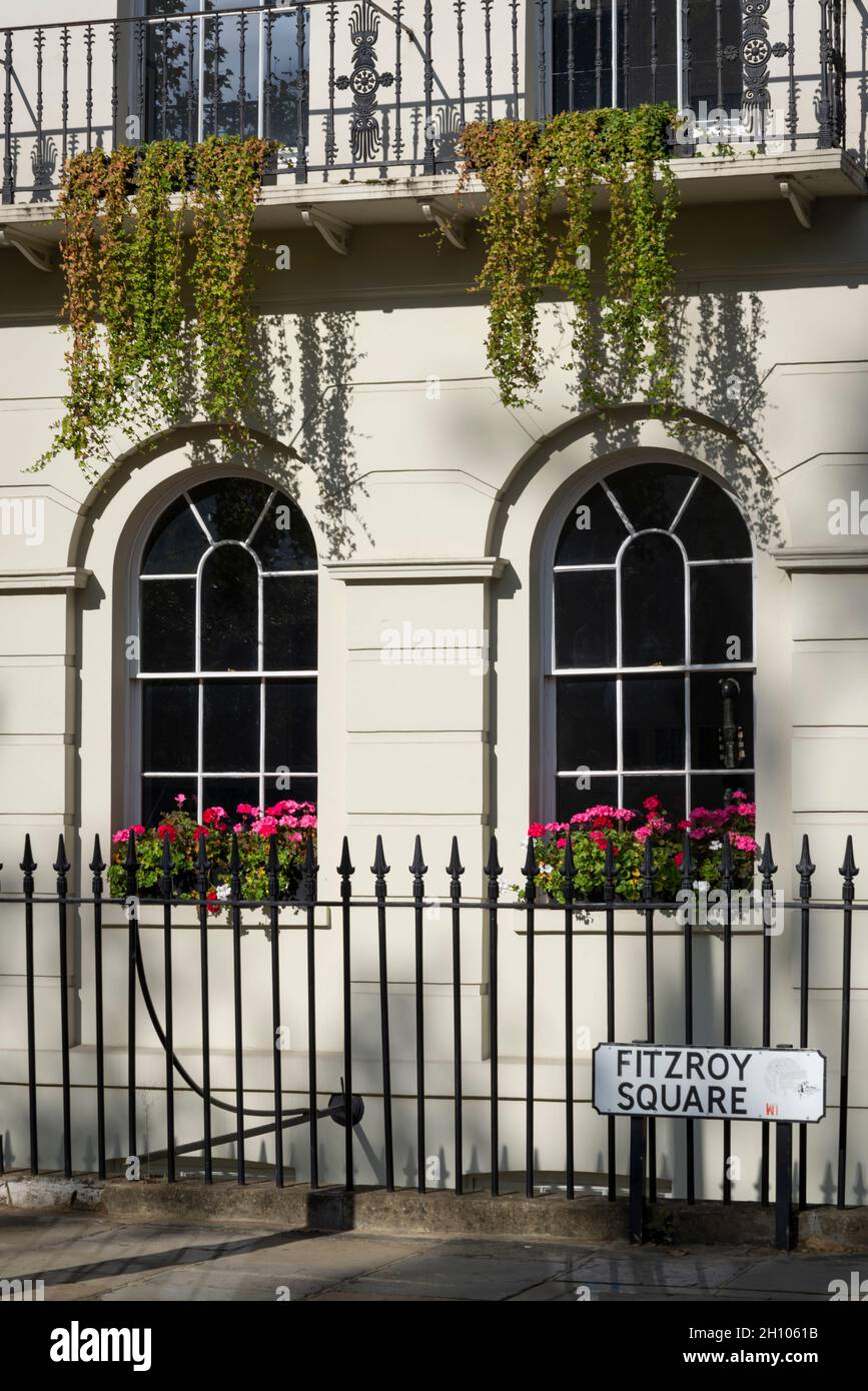 London townhouse exterior -Fotos und -Bildmaterial in hoher Auflösung ...