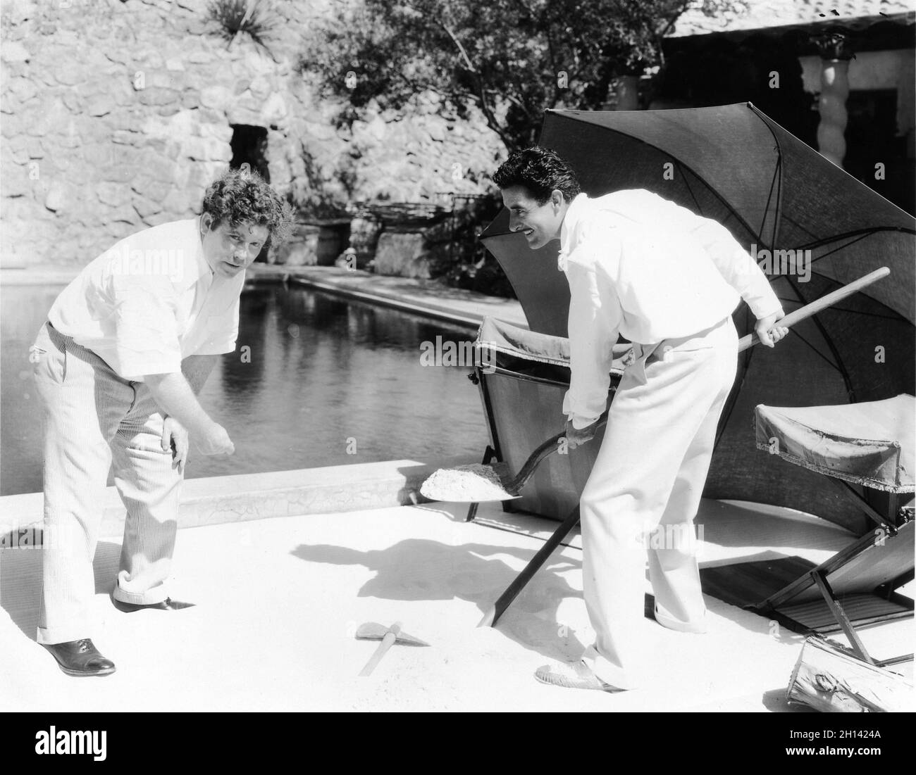 Schriftsteller JIM TULLY und JOHN GILBERT im Haus des Schauspielers in ...