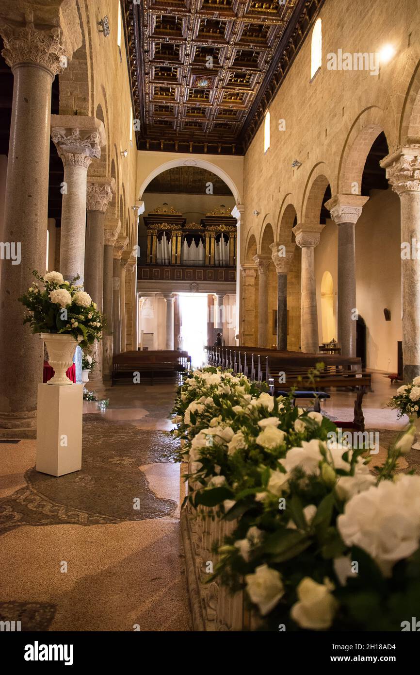 Cattedrale von san cataldo -Fotos und -Bildmaterial in hoher Auflösung ...