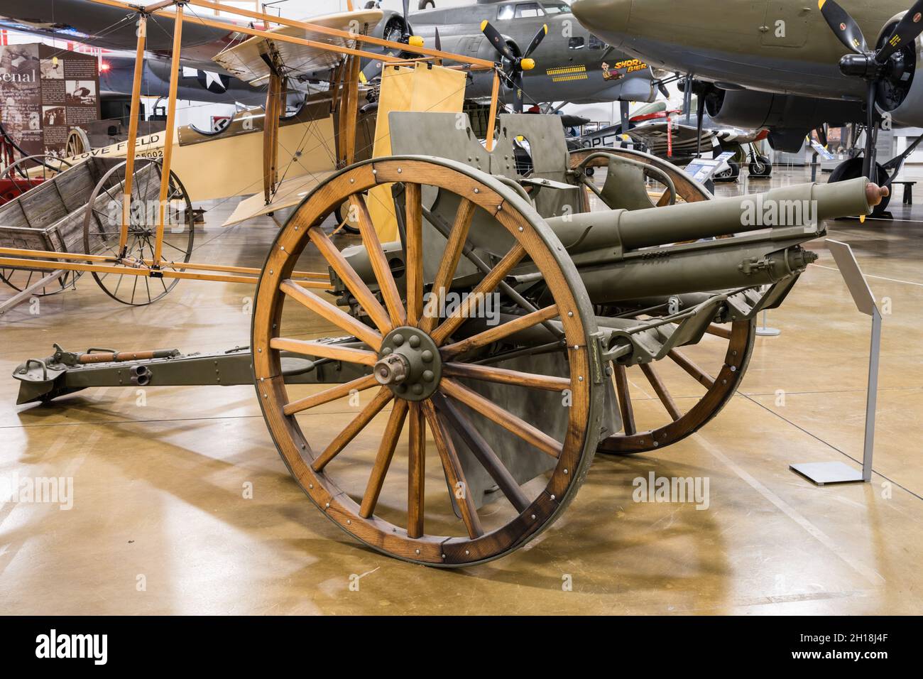 Modell von 1905 3 feld kanone -Fotos und -Bildmaterial in hoher ...