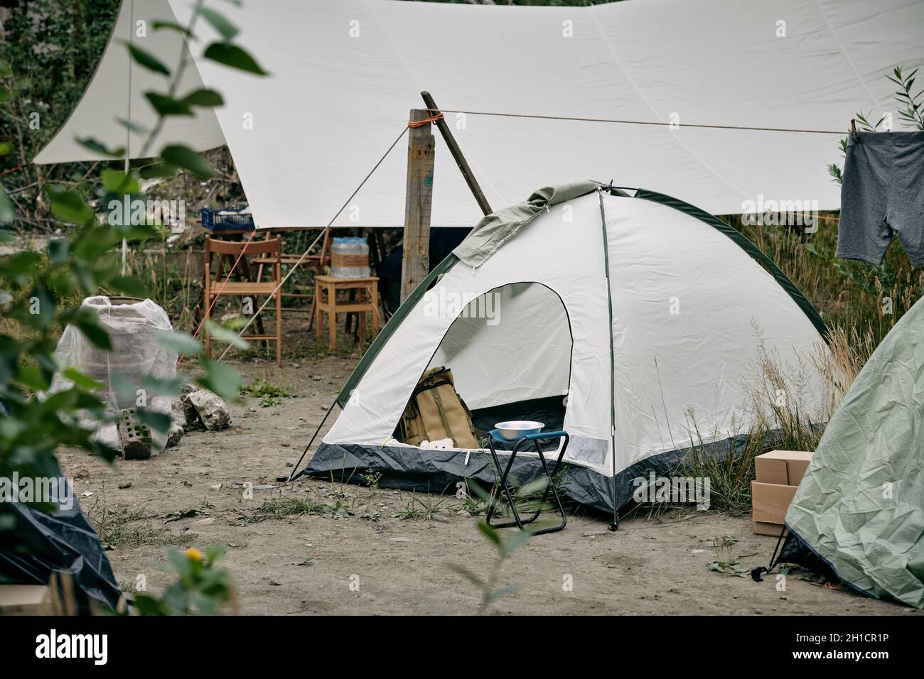 Migranten zelte gruppe -Fotos und -Bildmaterial in hoher Auflösung – Alamy