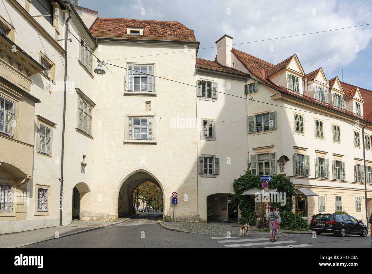 Mittelalterliches burgtor -Fotos und -Bildmaterial in hoher Auflösung ...