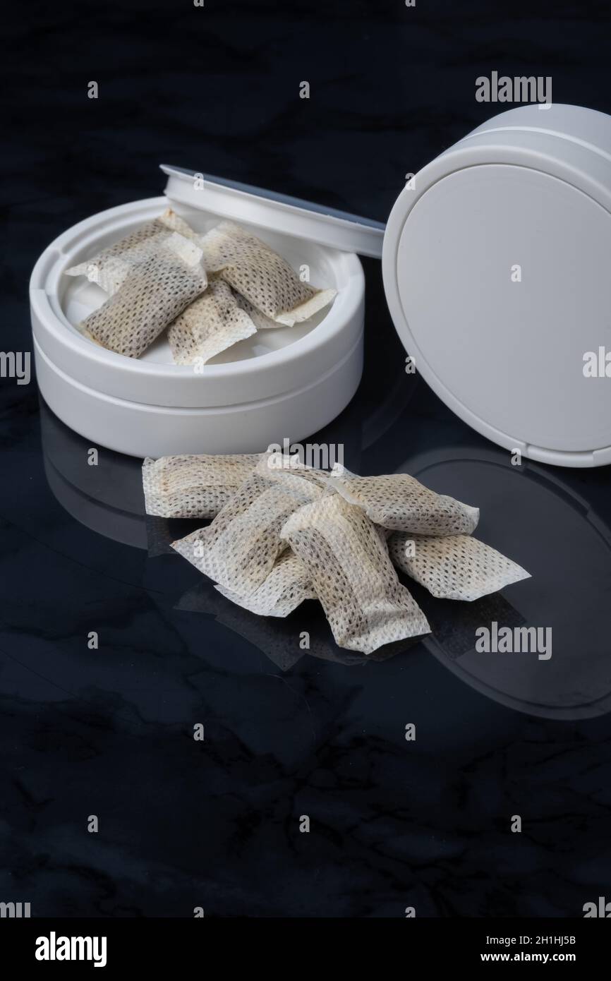 Loser snus -Fotos und -Bildmaterial in hoher Auflösung – Alamy