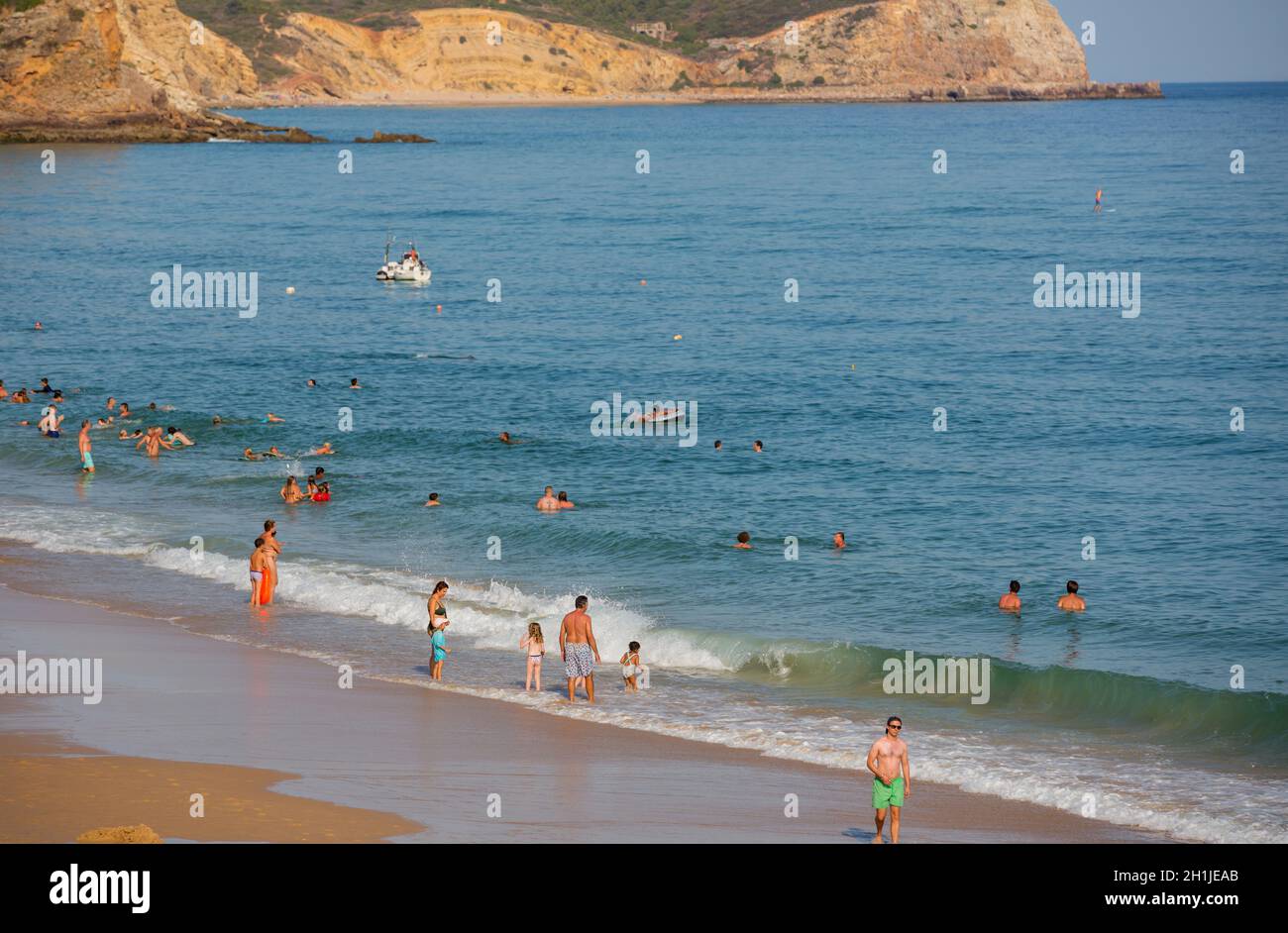 VILA DO BISPO, PORTUGAL - 21 AUGUST, 2018: die Menschen am berühmten ...