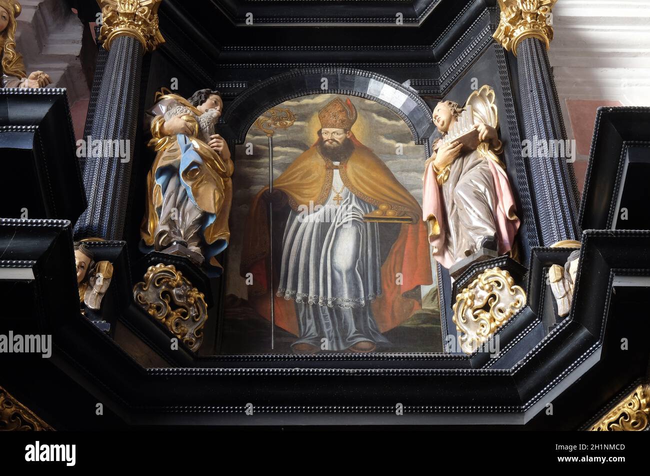 Der heilige Nikolaus, der Altaraufsatz der heiligen Apollonia in der Kirche der heiligen ...