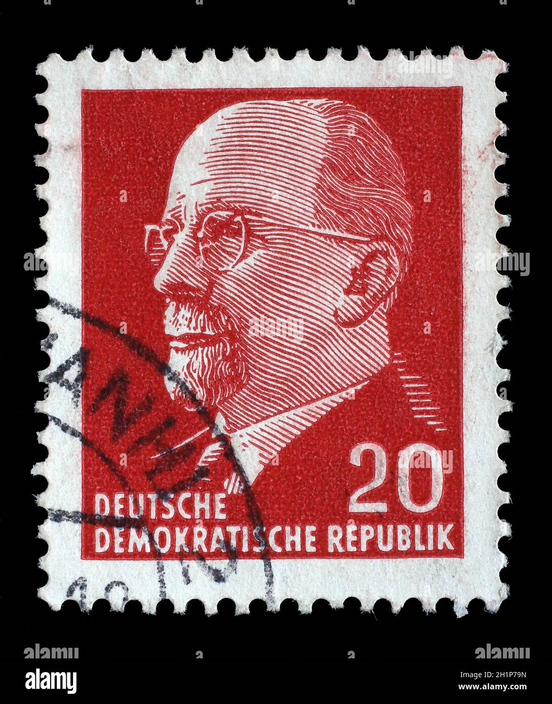 Die in der DDR gedruckte Briefmarke zeigt den Vorsitzenden Walter Ulbricht (kommunistischer ...