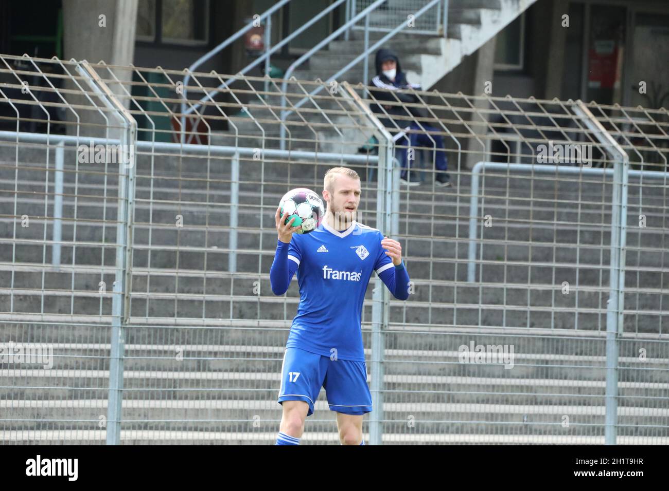 Grünnagel Manuel (FK Pirmasens) beim Einwurf im Spiel der Fussball-RL SW 20-21: 32. Sptg: SC ...