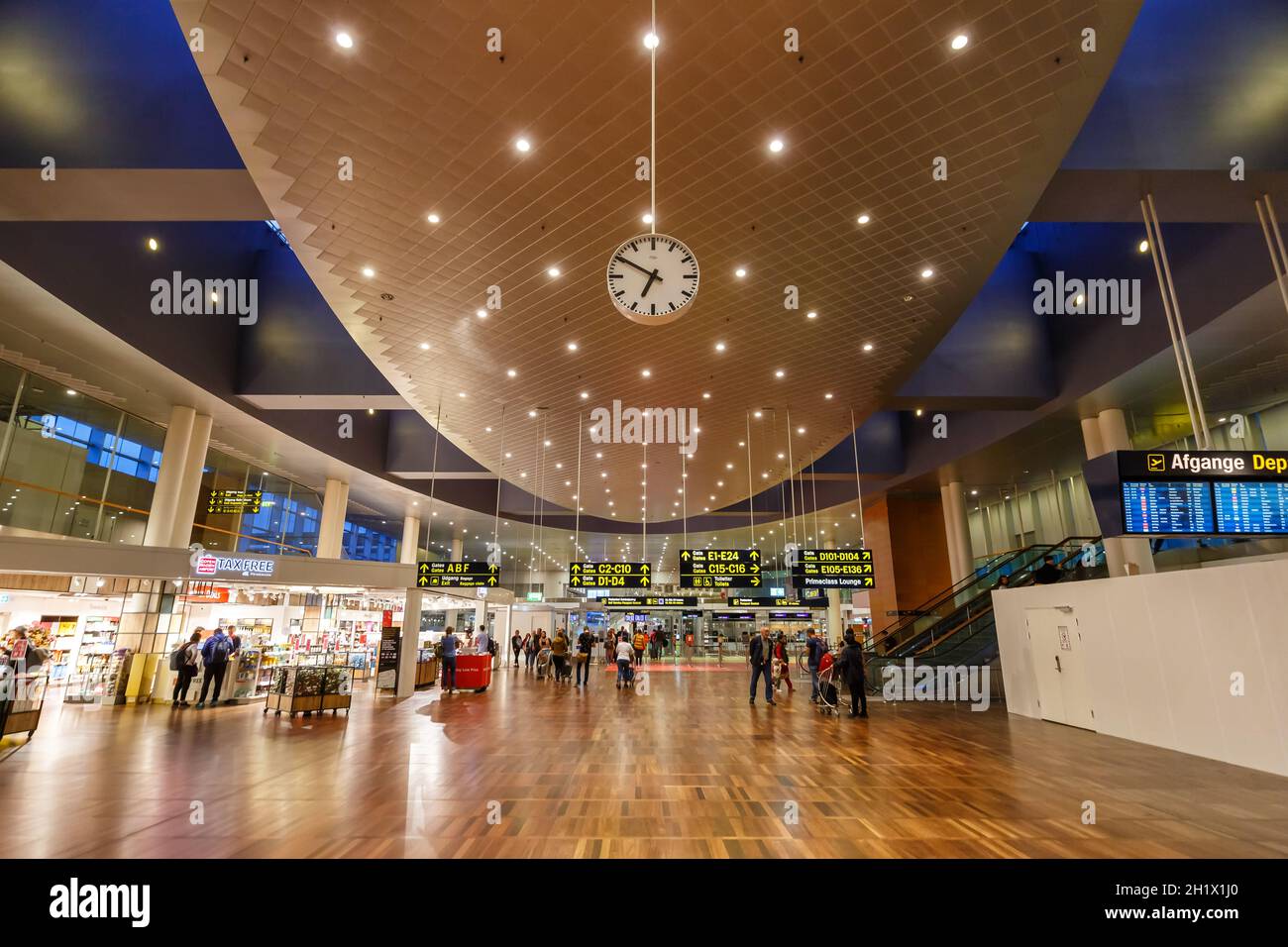 Kopenhagen kastrup flughafen -Fotos und -Bildmaterial in hoher ...