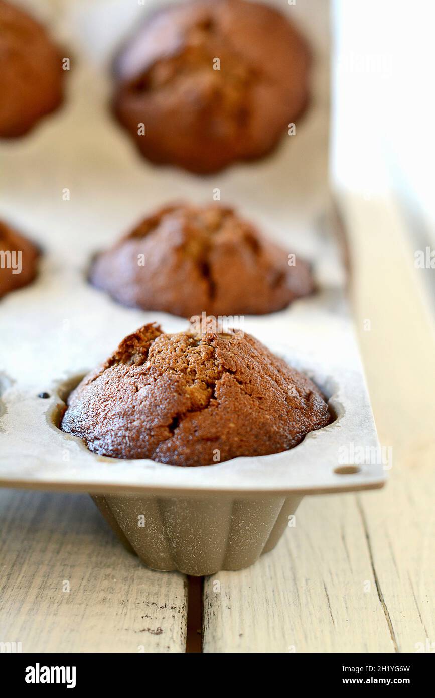Kaffee und muffins -Fotos und -Bildmaterial in hoher Auflösung – Alamy