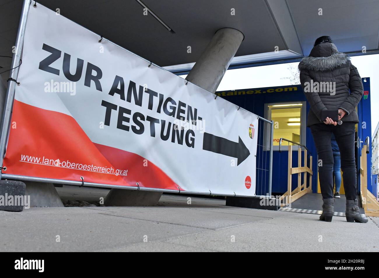 Corona-Teststation des Landes Oberösterreich in Gmunden, Österreich ...
