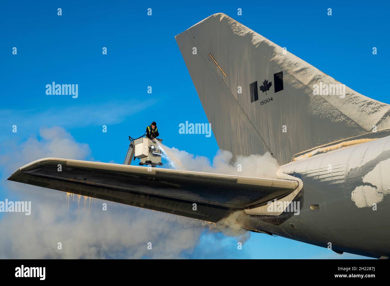 Ein strategisches Flugzeug der Royal Canadian Air Force CC-150T Polaris ...