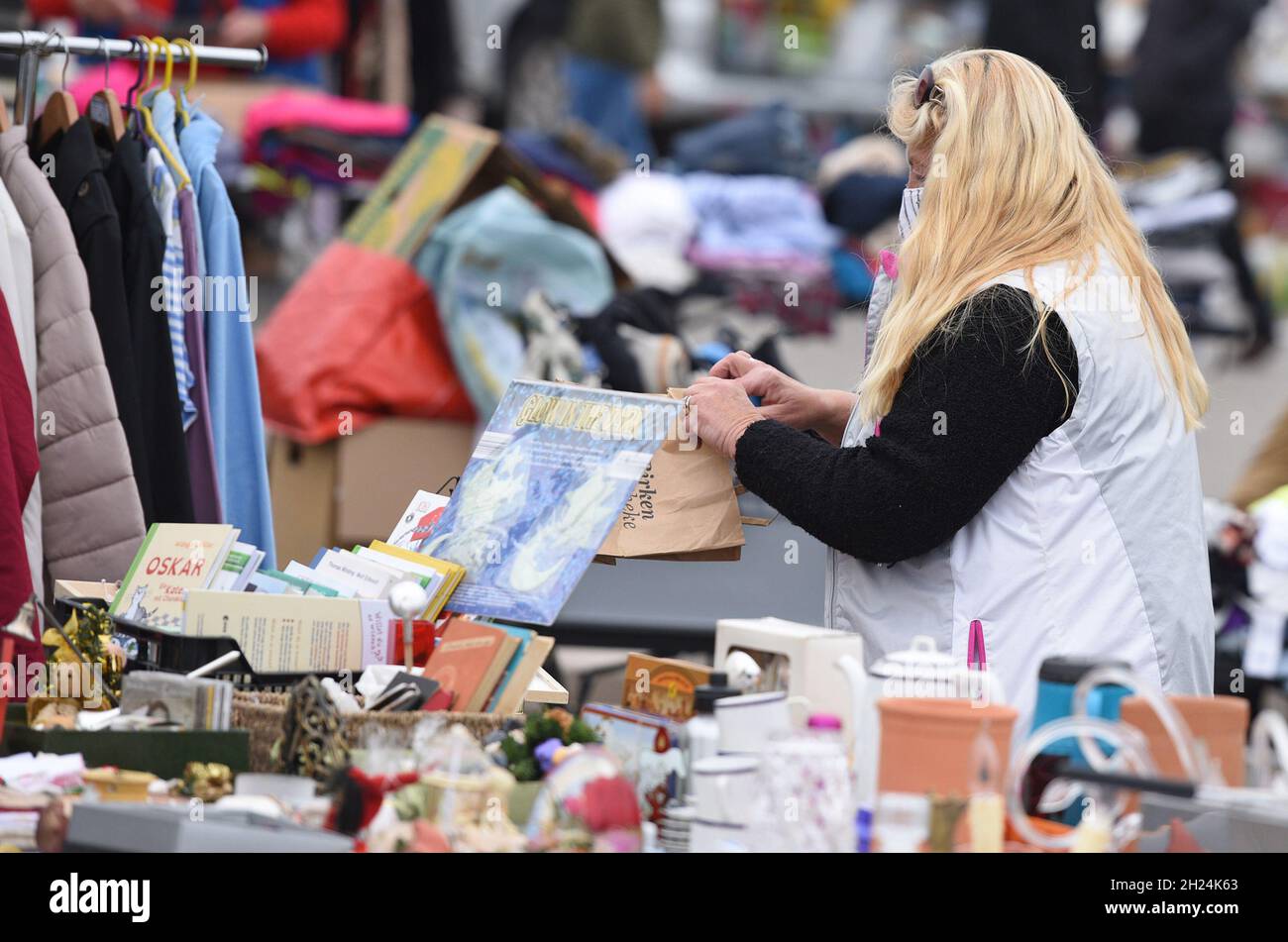 Ein großer Flohmarkt in Wien, Österreich, Europa - Ein großer Flohmarkt ...