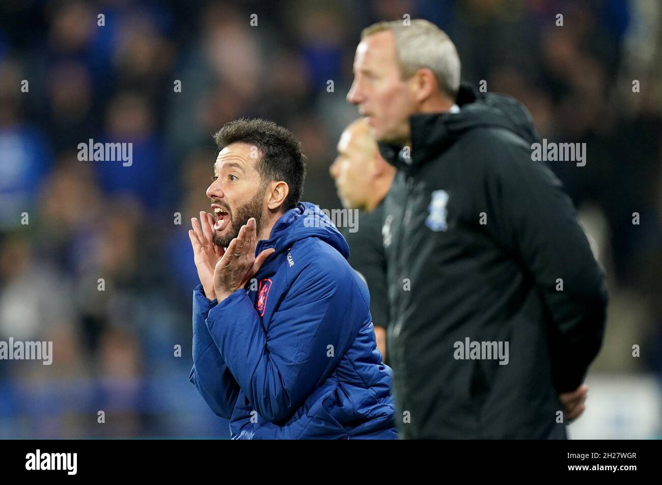 Huddersfield Town Manager Carlos Corberan zeigt sich während des Sky ... Huddersfield Town Manager Carlos Corberan zeigt sich während des Sky ...