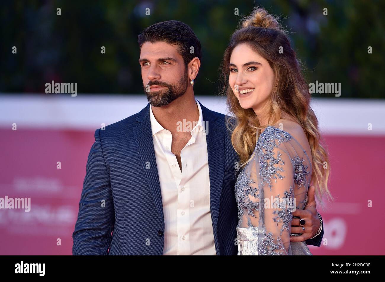 Der italienische Schauspieler und Regisseur Gilles Rocca mit seiner ...