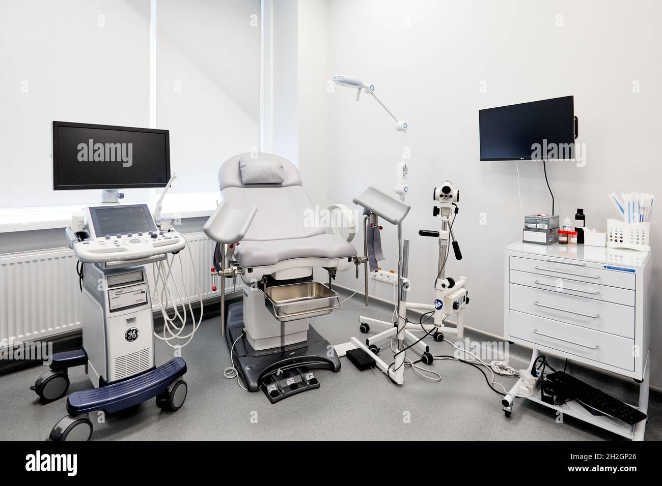 Untersuchungs stuhl frauenarzt -Fotos und -Bildmaterial in hoher ...