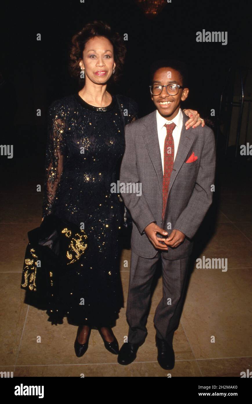 Altovise Davis und Sohn Manny Davis April 1991 Credit: Ralph Dominguez ...