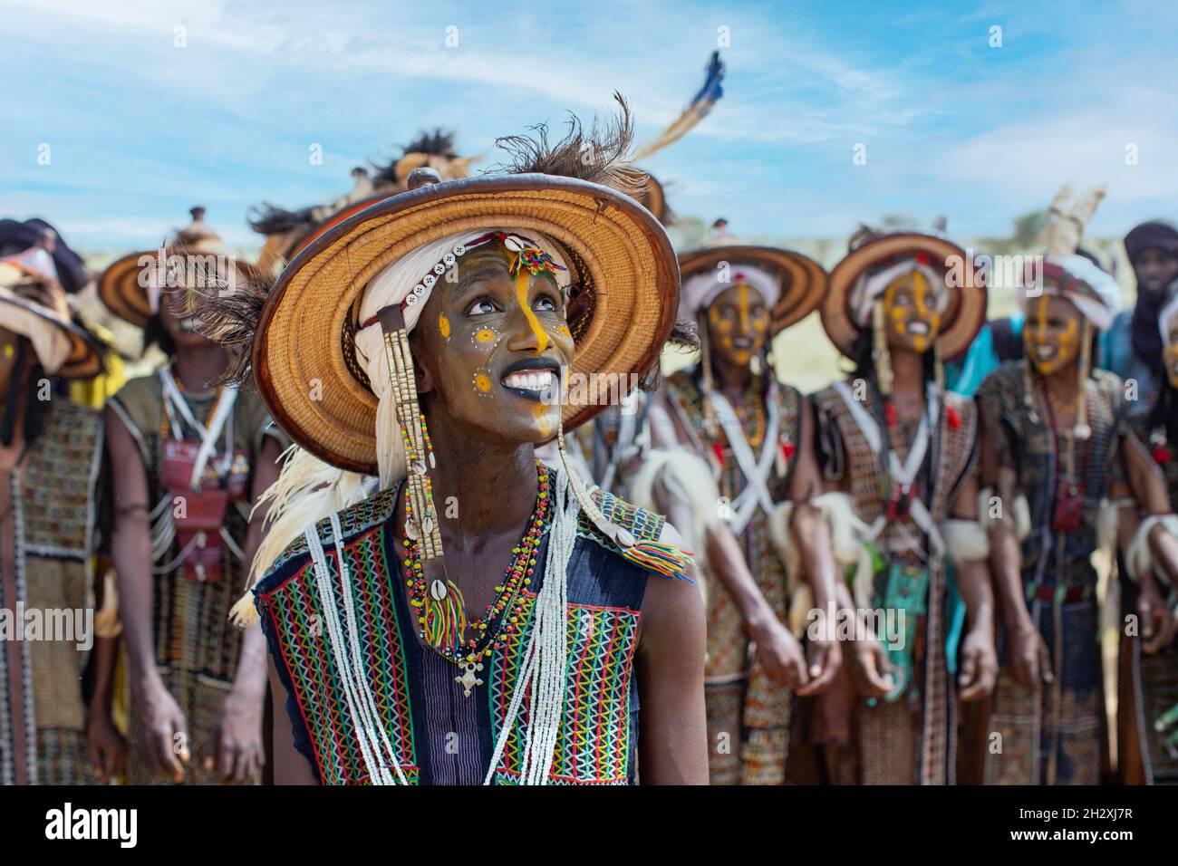 Wodaabe nomaden tanzen auf gerewol festival -Fotos und -Bildmaterial in ...