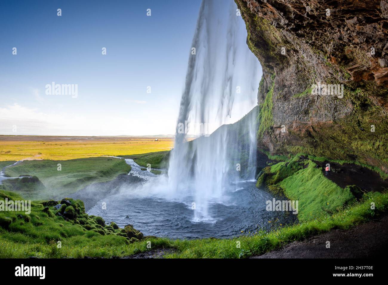Menschen hinter dem wasserfall -Fotos und -Bildmaterial in hoher ...