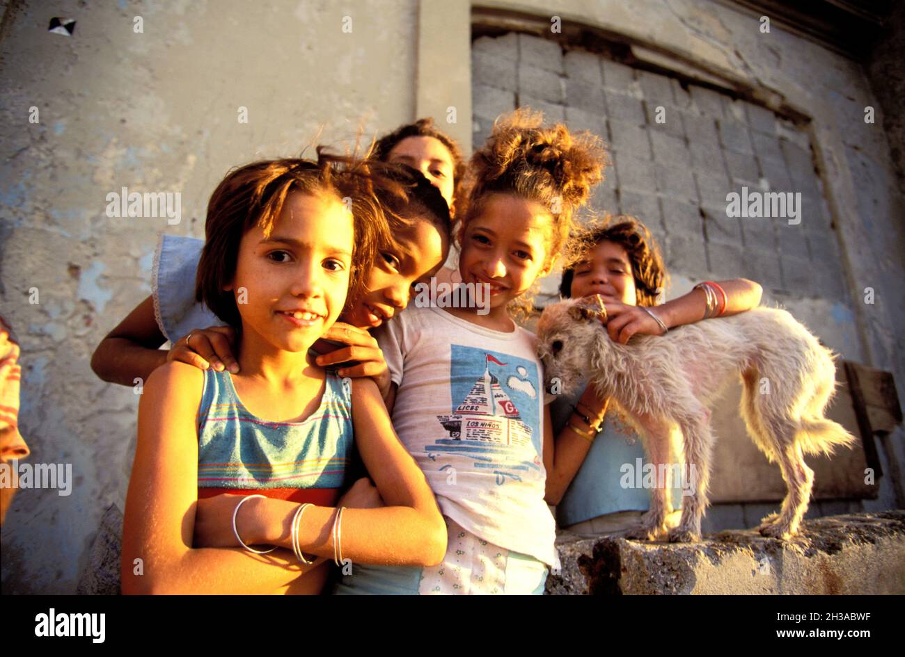 Malecon havana girls -Fotos und -Bildmaterial in hoher Auflösung – Alamy
