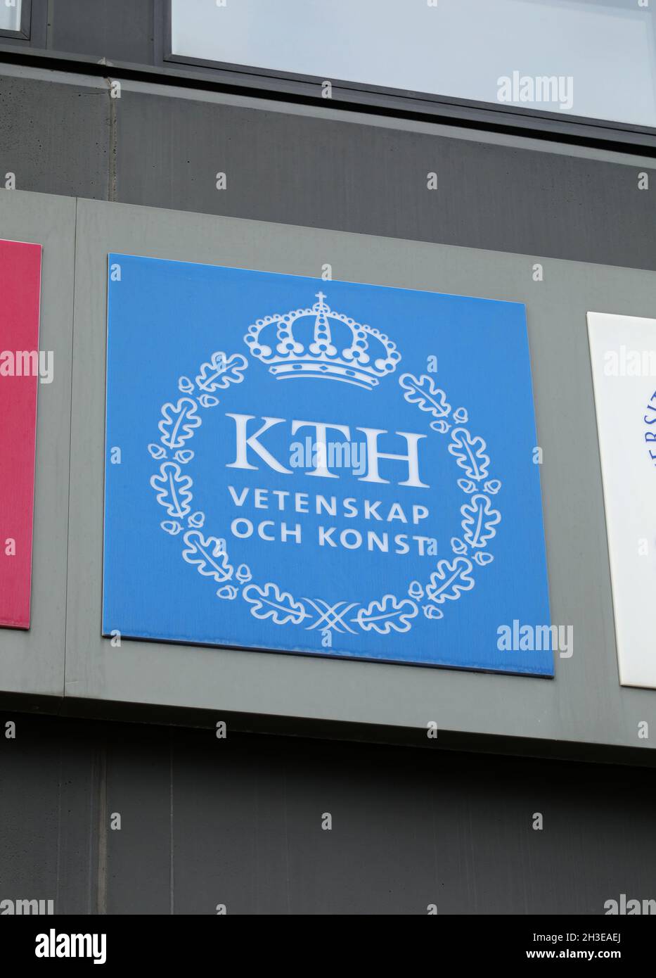 Schilder am Campus Solna in Solna, Stockholm, Schweden. Im Bild: KTH ...