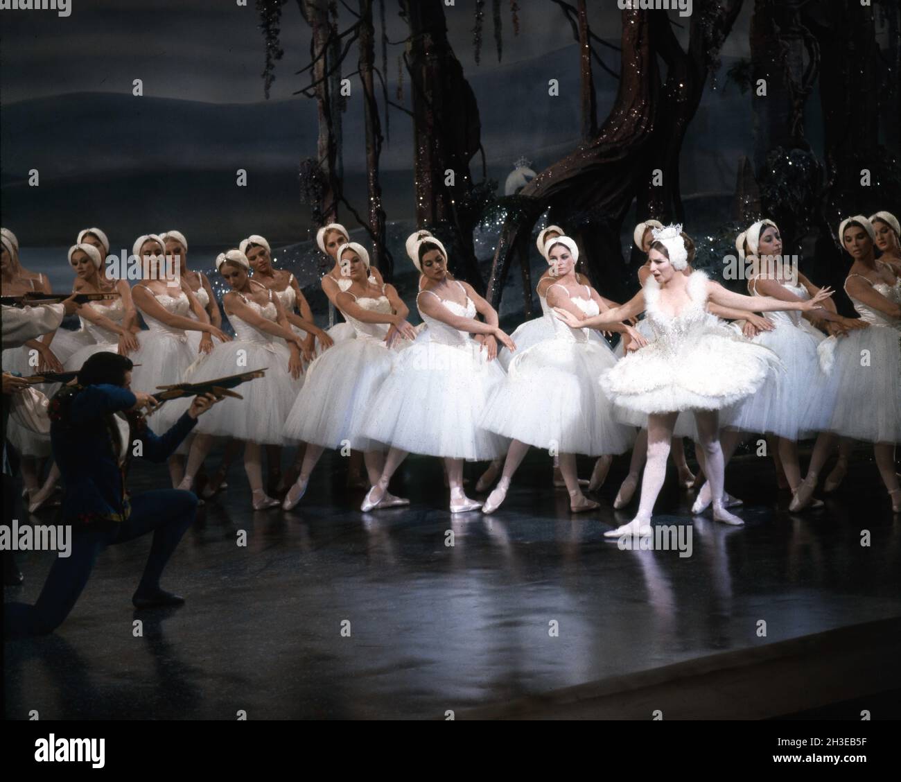 TOMMY RALL BARBRA STREISAND als Fanny Brice und Balletttänzer in Swan ...