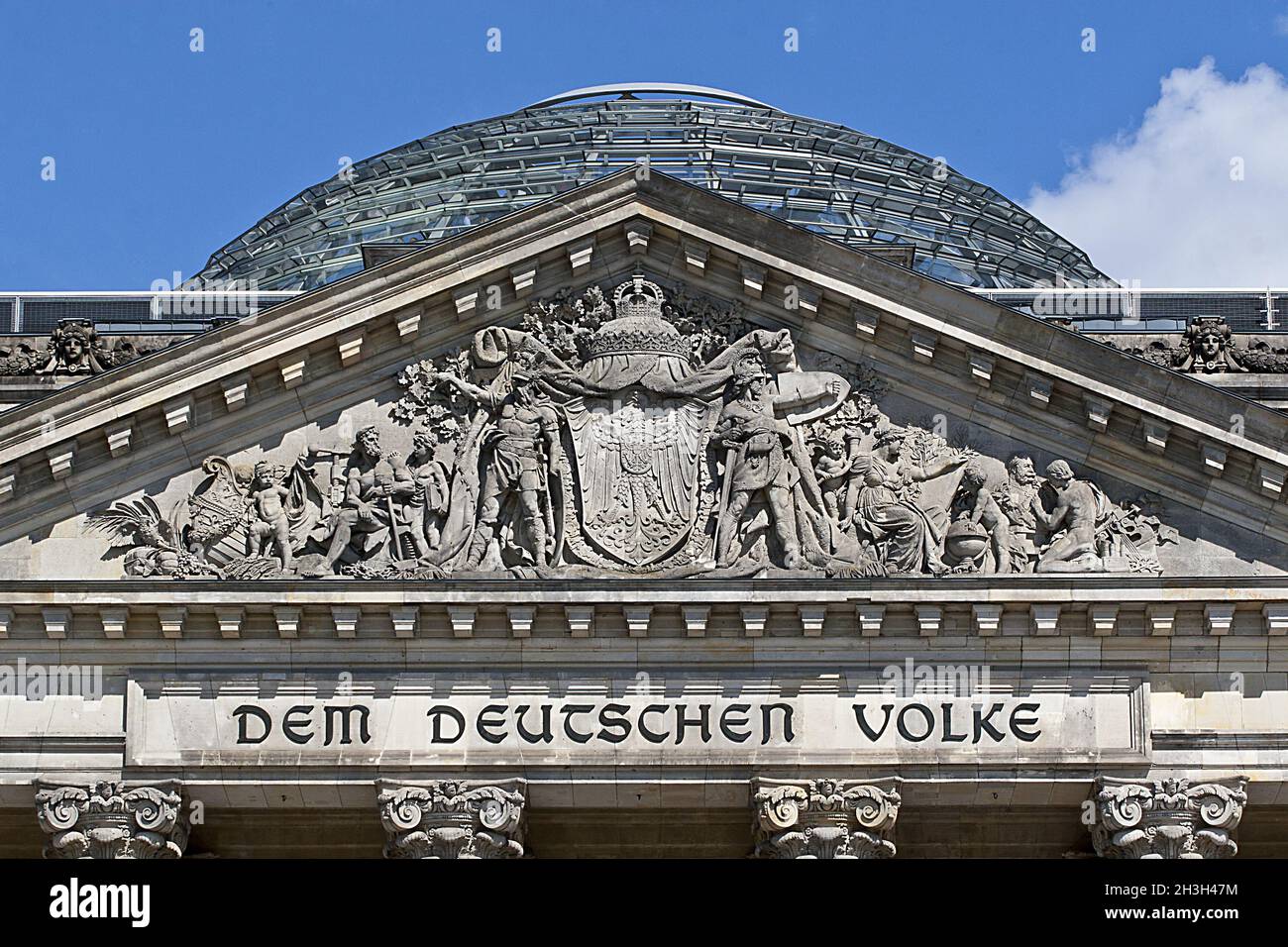 Giebel von reichstag -Fotos und -Bildmaterial in hoher Auflösung – Alamy