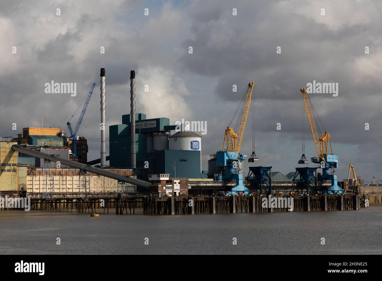 Thames refinery -Fotos und -Bildmaterial in hoher Auflösung – Alamy