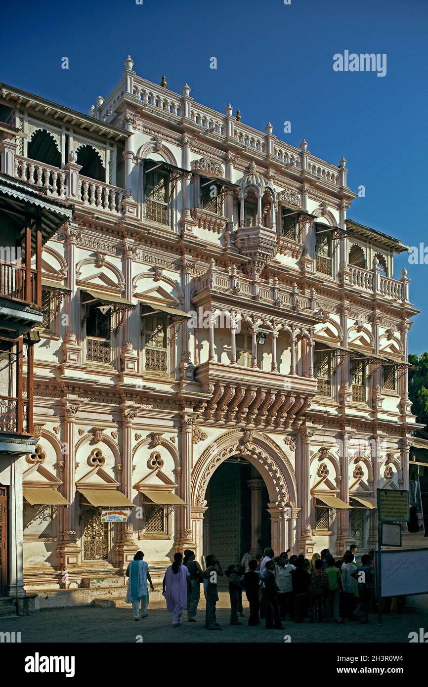 01 03 2009 Dekoratives Eingangstor Des Alten Shri Swaminarayan ...