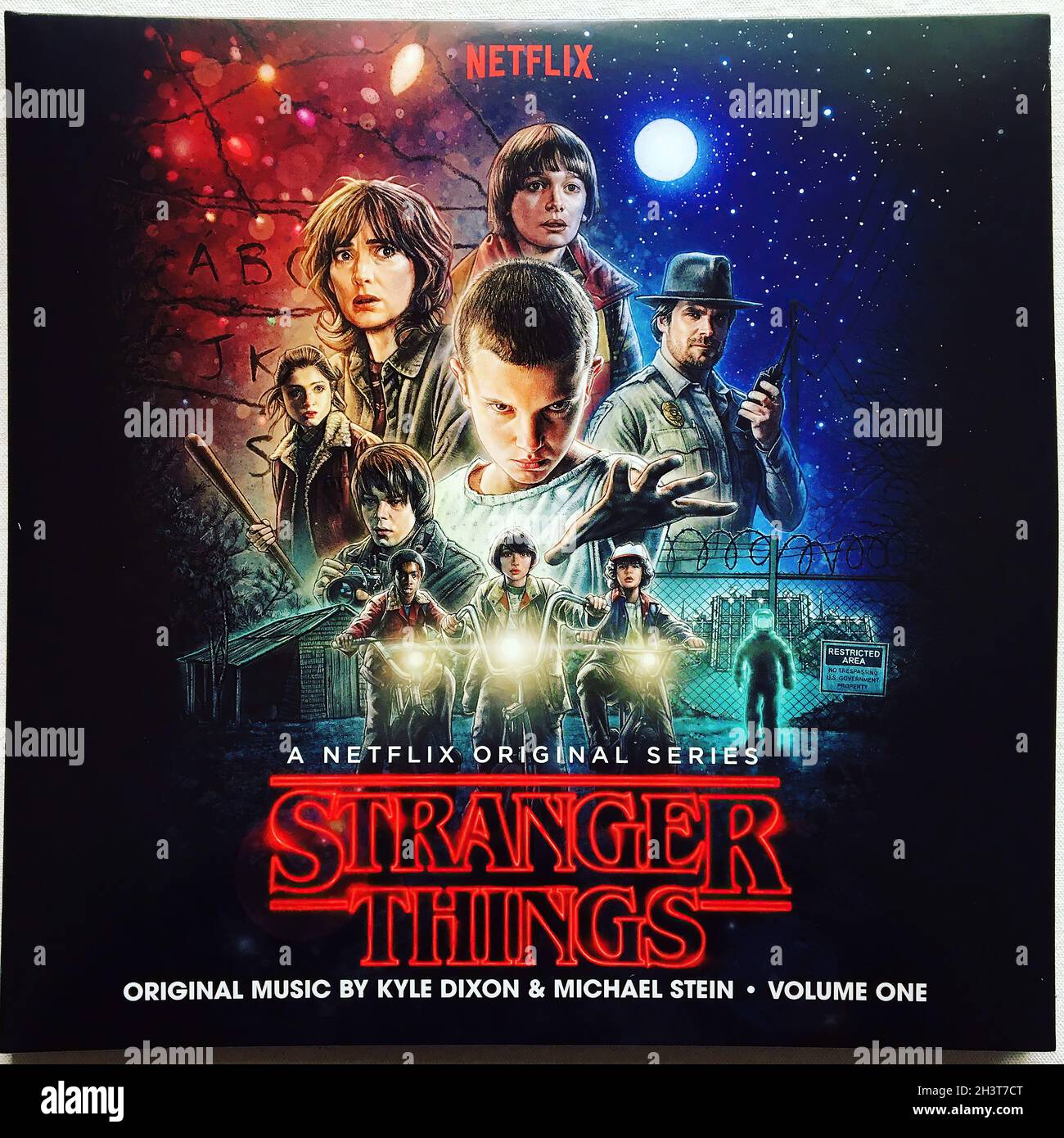 Stranger things 2016 -Fotos und -Bildmaterial in hoher Auflösung – Alamy