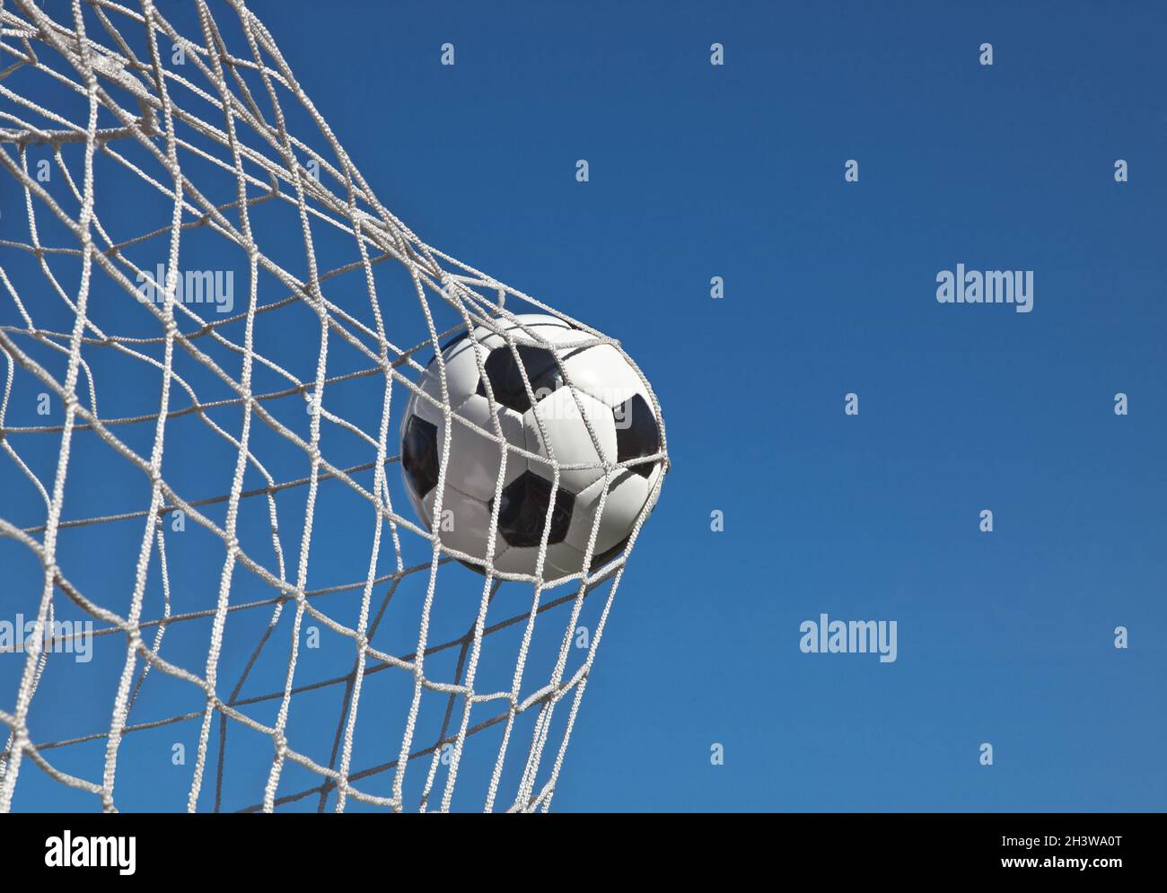Ball im netz -Fotos und -Bildmaterial in hoher Auflösung – Alamy