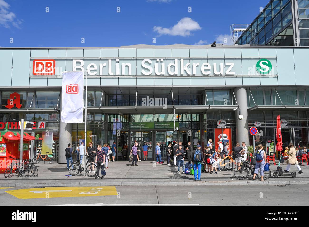 Bahnhof Suedkreuz Fotos Und Bildmaterial In Hoher Aufl sung Alamy bahnhof-suedkreuz-fotos-und-bildmaterial-in-hoher-aufl-sung-alamy