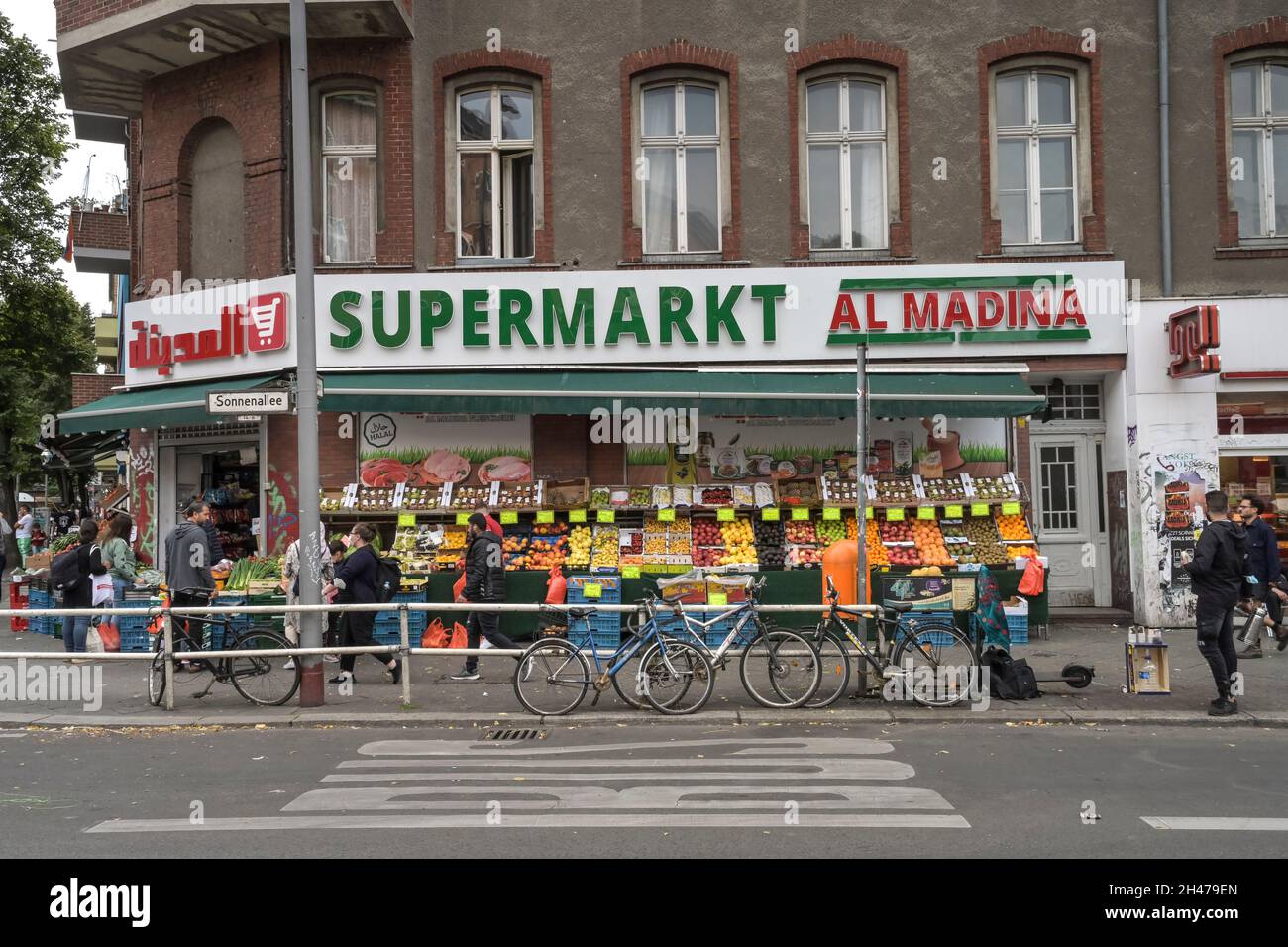 Arabischer Supermarkt Al Madina, Sonnenallee, Neukölln, Berlin ...