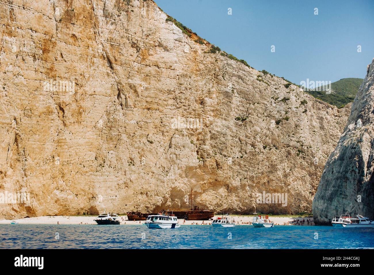 Ansicht von navagio bay von oben -Fotos und -Bildmaterial in hoher Auflösung – Alamy