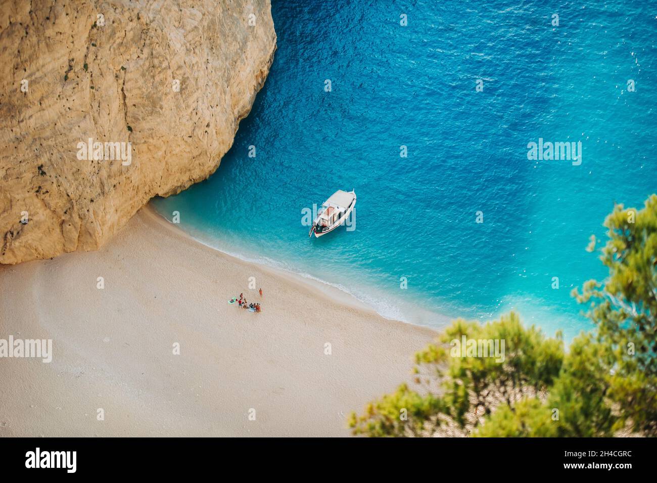 Ansicht von navagio bay von oben -Fotos und -Bildmaterial in hoher Auflösung – Alamy