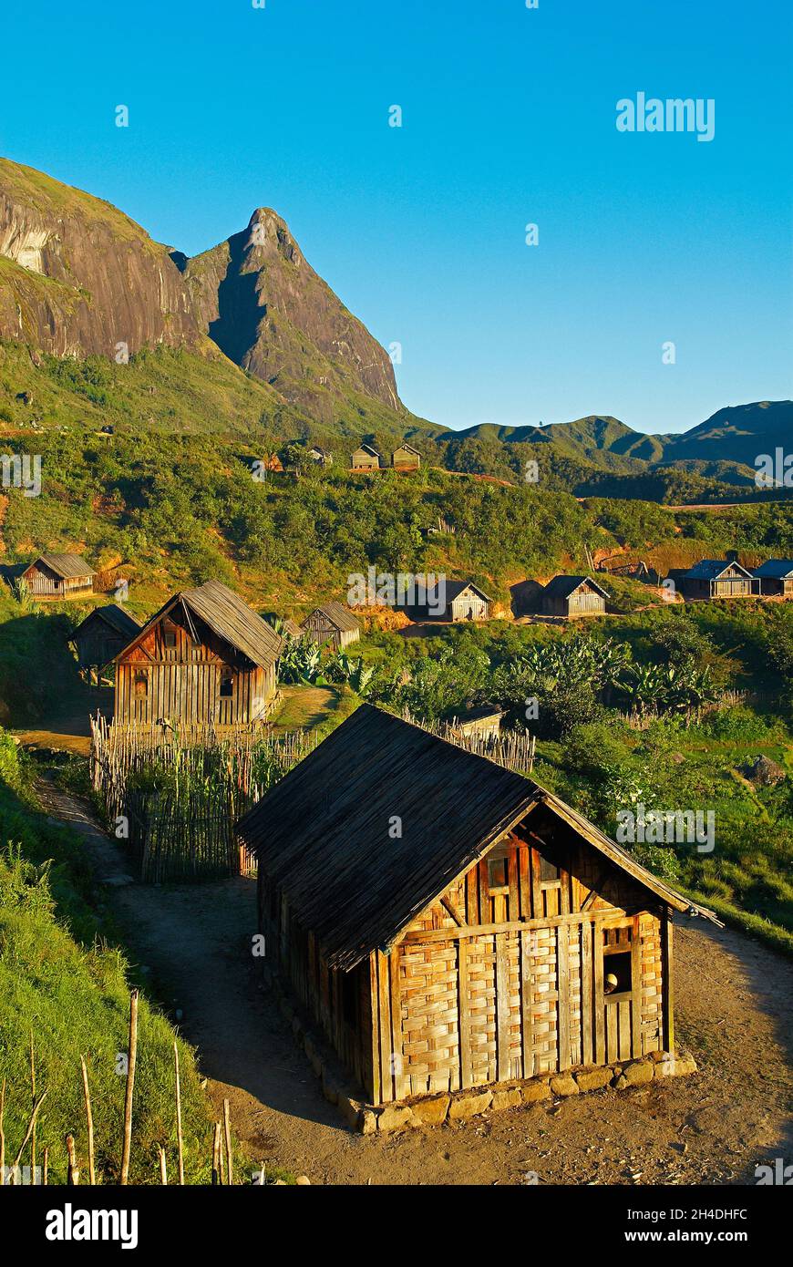 Madagaskar. Dorf Zafimaniry de Sakaivu. // Madagaskar. Sakaivu ist ein ...