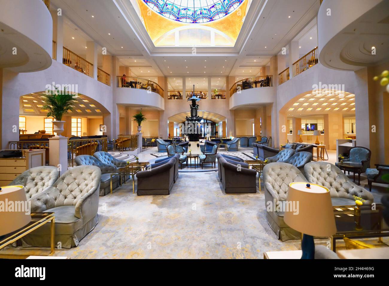 Lobby des hotels adlon kempinski -Fotos und -Bildmaterial in hoher ...