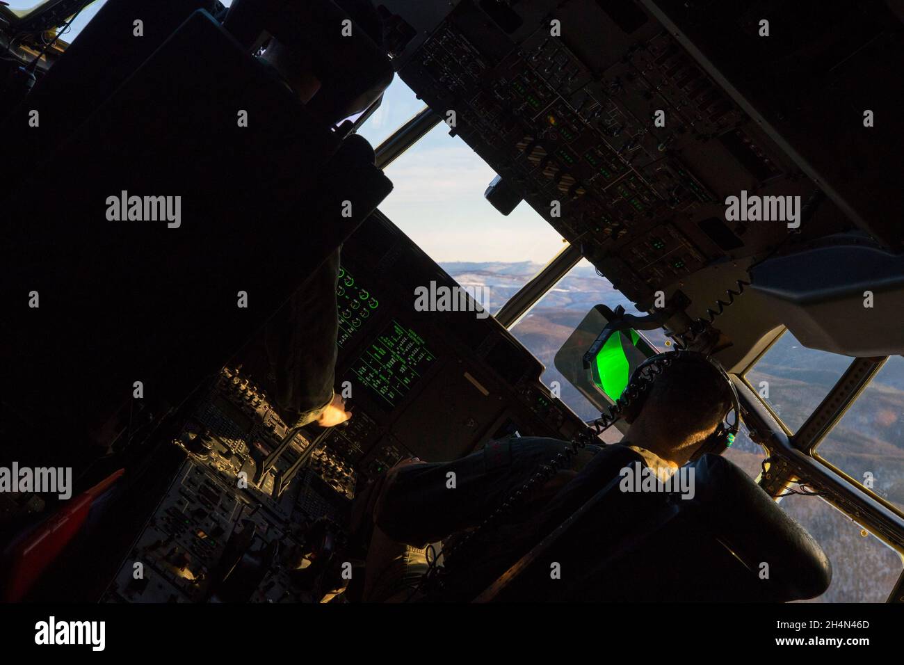 US Marine Corps, 1. LT. Aaron Royer III, links, und Kapitän Jon Teague ...