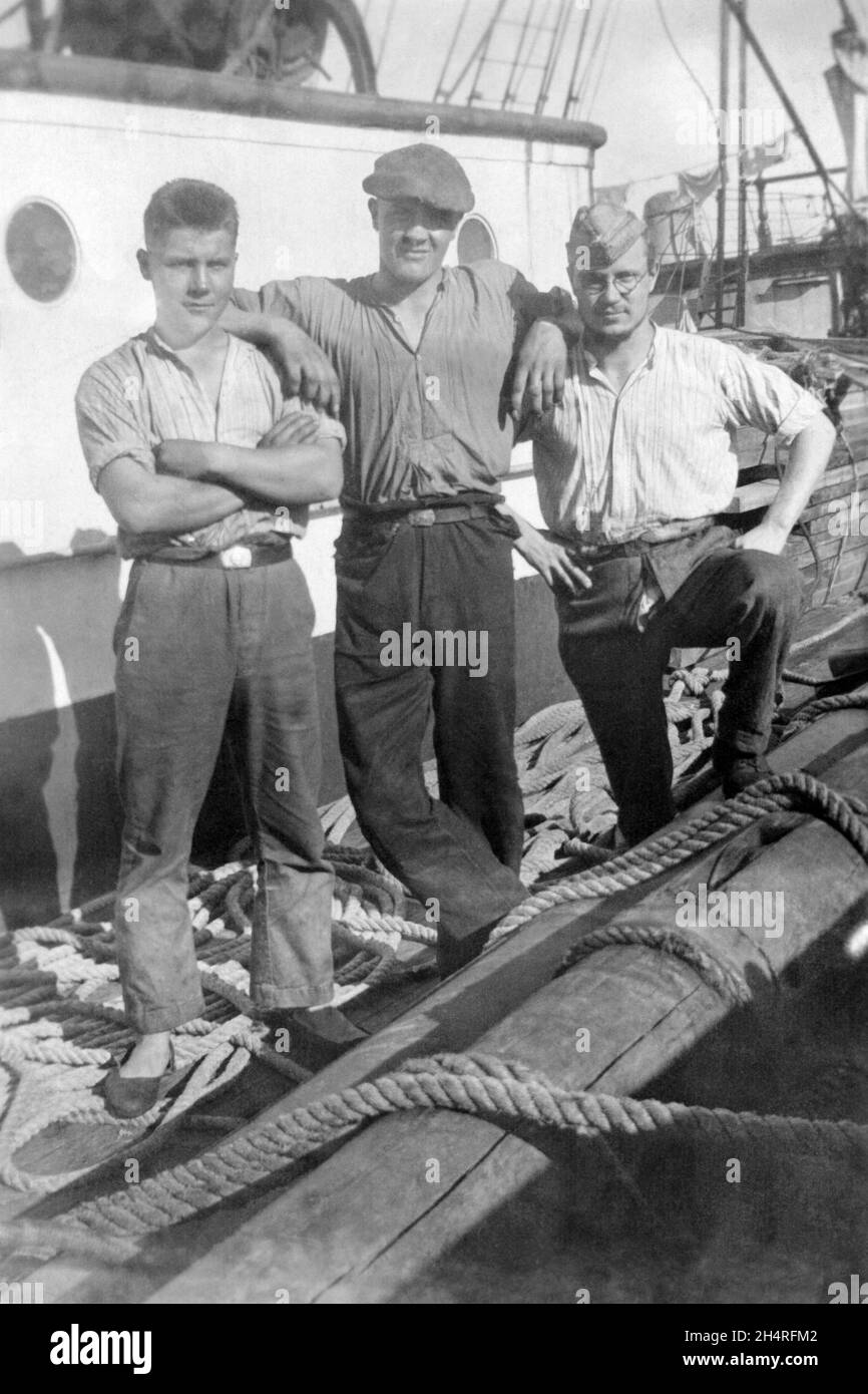 Matrosen stehen an deck -Fotos und -Bildmaterial in hoher Auflösung – Alamy
