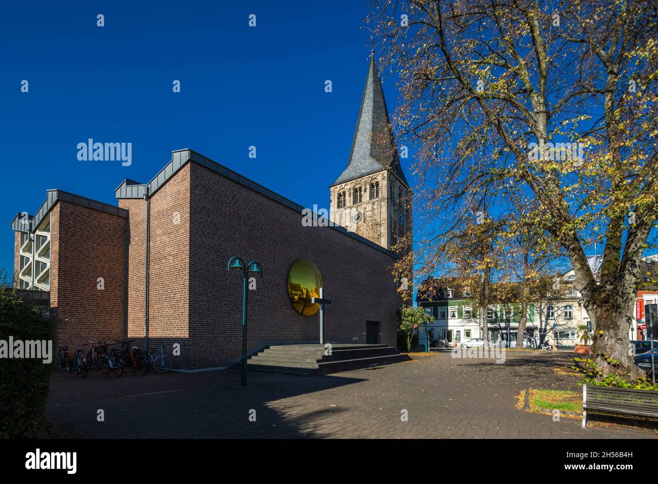 Von horst glaesker das kreuz der st piuskirche -Fotos und -Bildmaterial ...